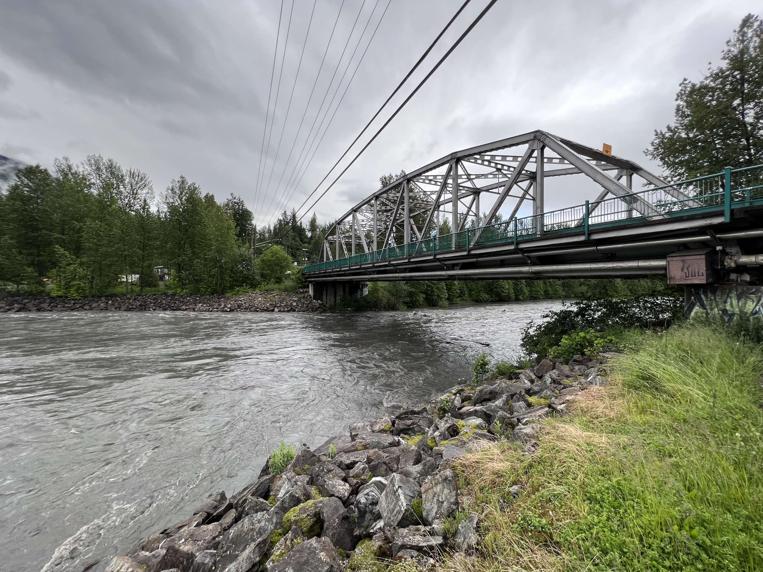 Two key Revelstoke bridges need fixing, but by whom? – Revelstoke ...